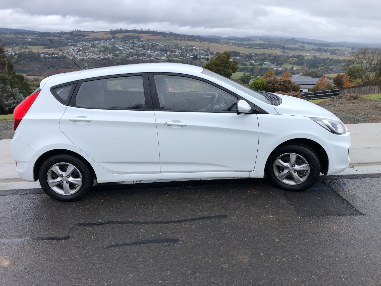 2014 HYUNDAI ACCENT ACTIVE 6 SP MANUAL 5D HATCHBACK | Cars, Vans & Utes ...