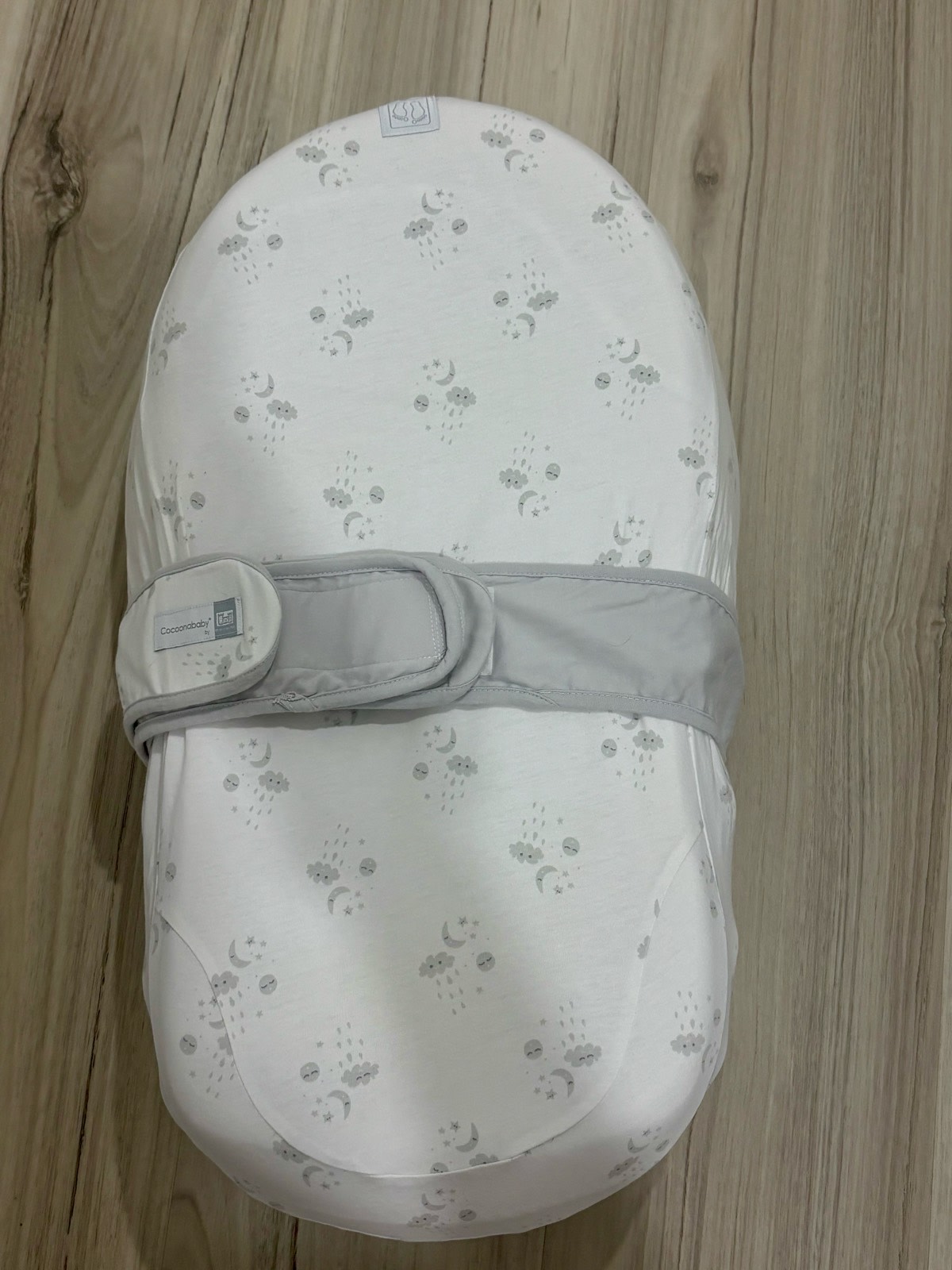 Cocoonababy ergonomic nest in dreamy cloud design - Cots & Bedding in ...