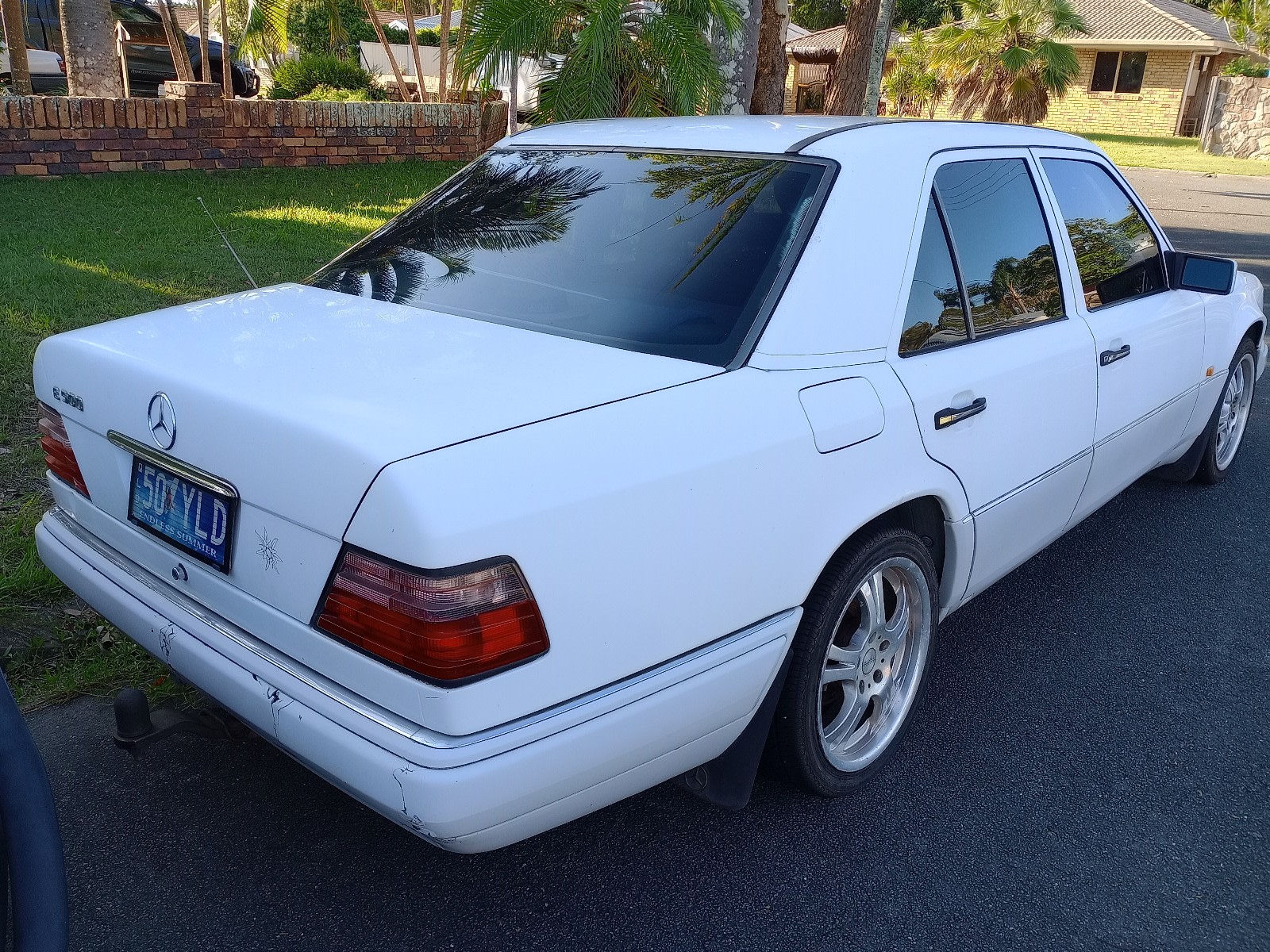 1993 MERCEDES-BENZ 220 E 4 SP AUTOMATIC 4D SEDAN | Cars, Vans & Utes ...