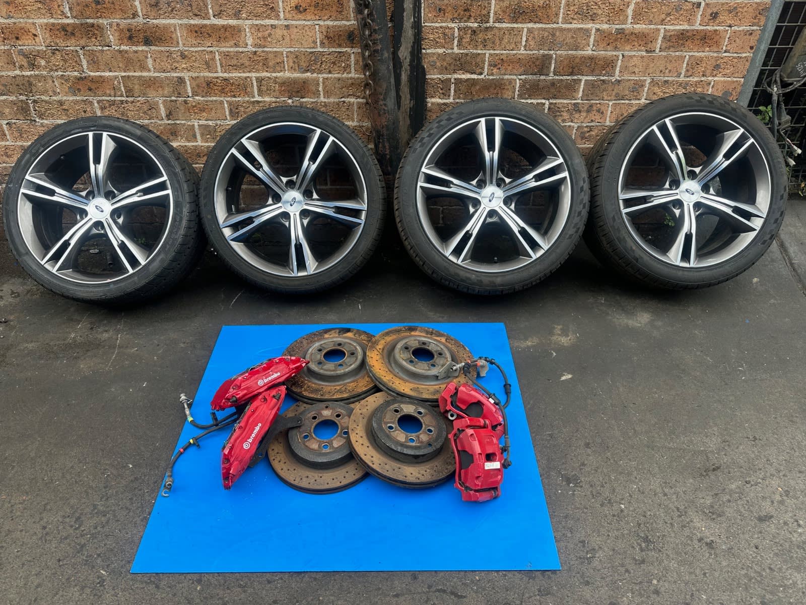 FORD FGX XR8 WHEEL AND BRAKES PACKAGE | Wheels, Tyres & Rims | Gumtree ...