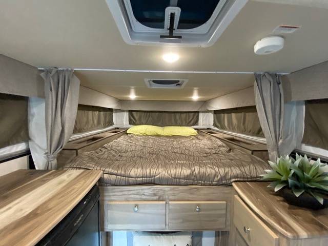 Palomino SS-550 All Electric Slide on Camper AVAILABLE IN STOCK NOW! | Campervans & Motorhomes ...