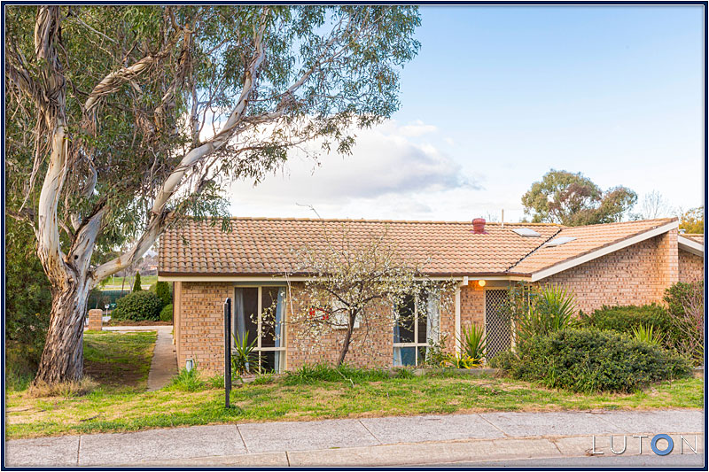 House for sale in Dunlop, on the north western edge of Canberra - for ...