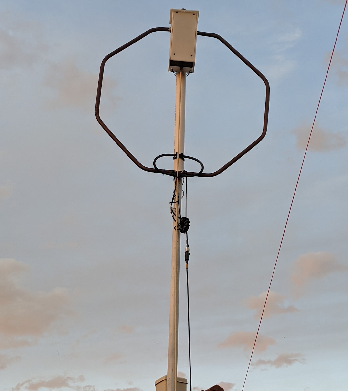 Ham Radio Magnetic Loop Antenna, Cap.12-139pF 5900V, 10m-20m bands ...