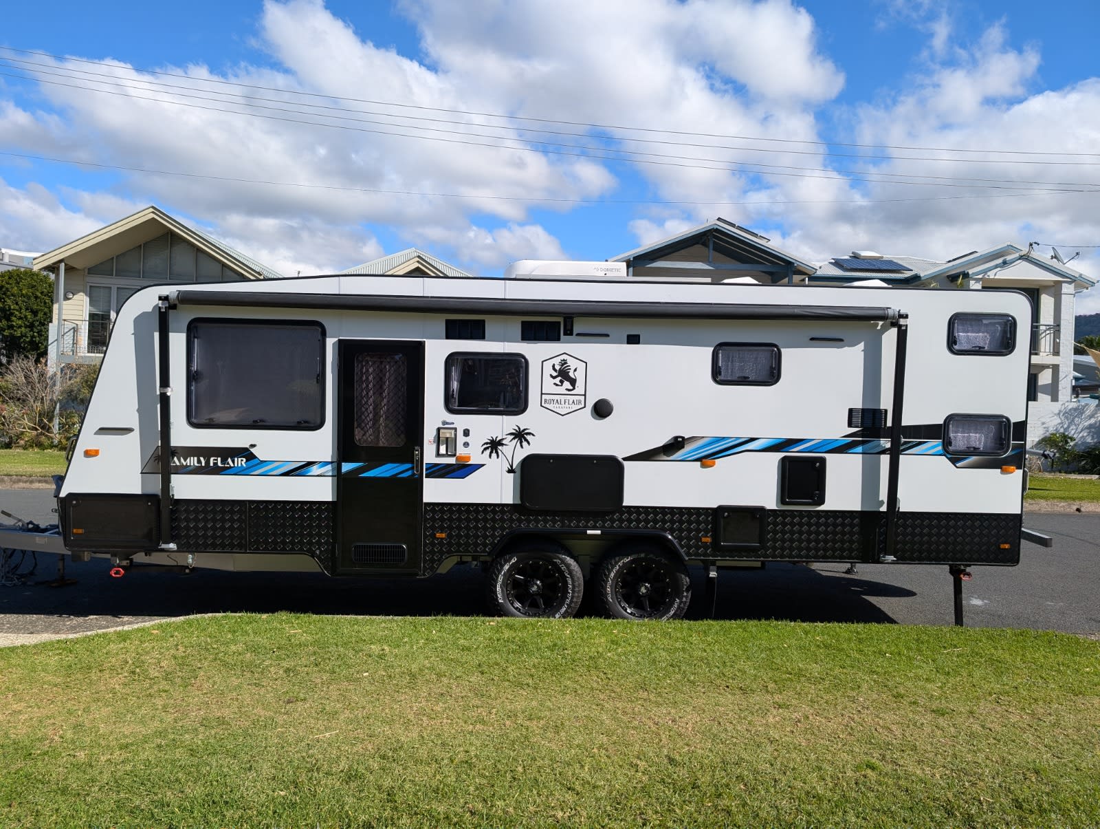 2018 Royal Flair 24 ft Caravan - Slide Out Sleeps 6-8 | Caravans ...