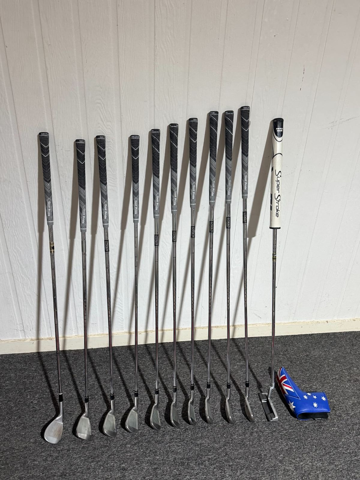 Nike NDS Irons (3-SW) + Cleveland 50° + Wilson Putter - Premium Grips ...