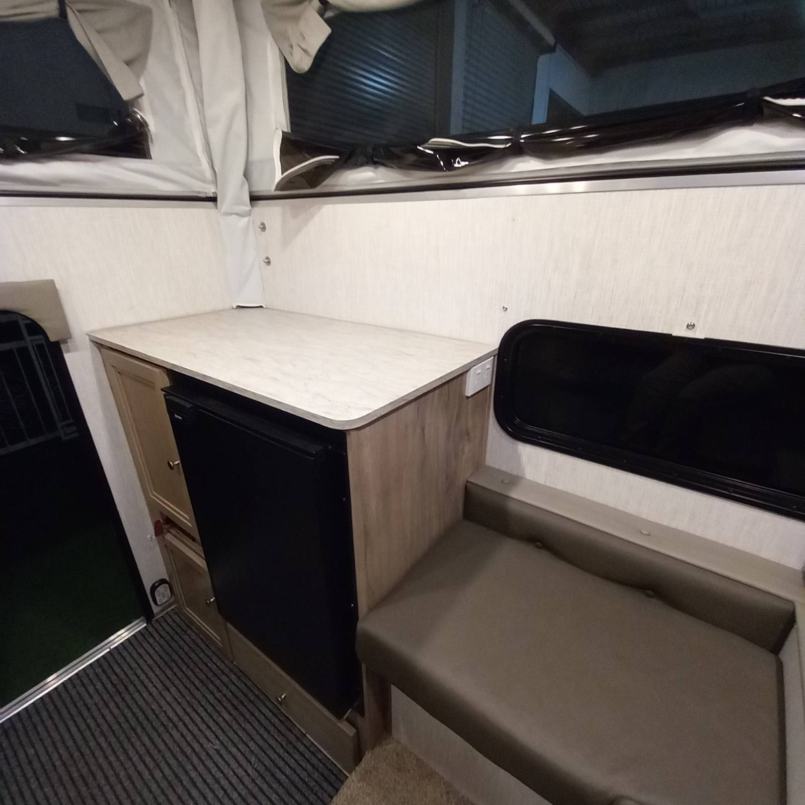 Palomino SS-550 All Electric Slide on Camper AVAILABLE IN STOCK NOW! | Campervans & Motorhomes ...