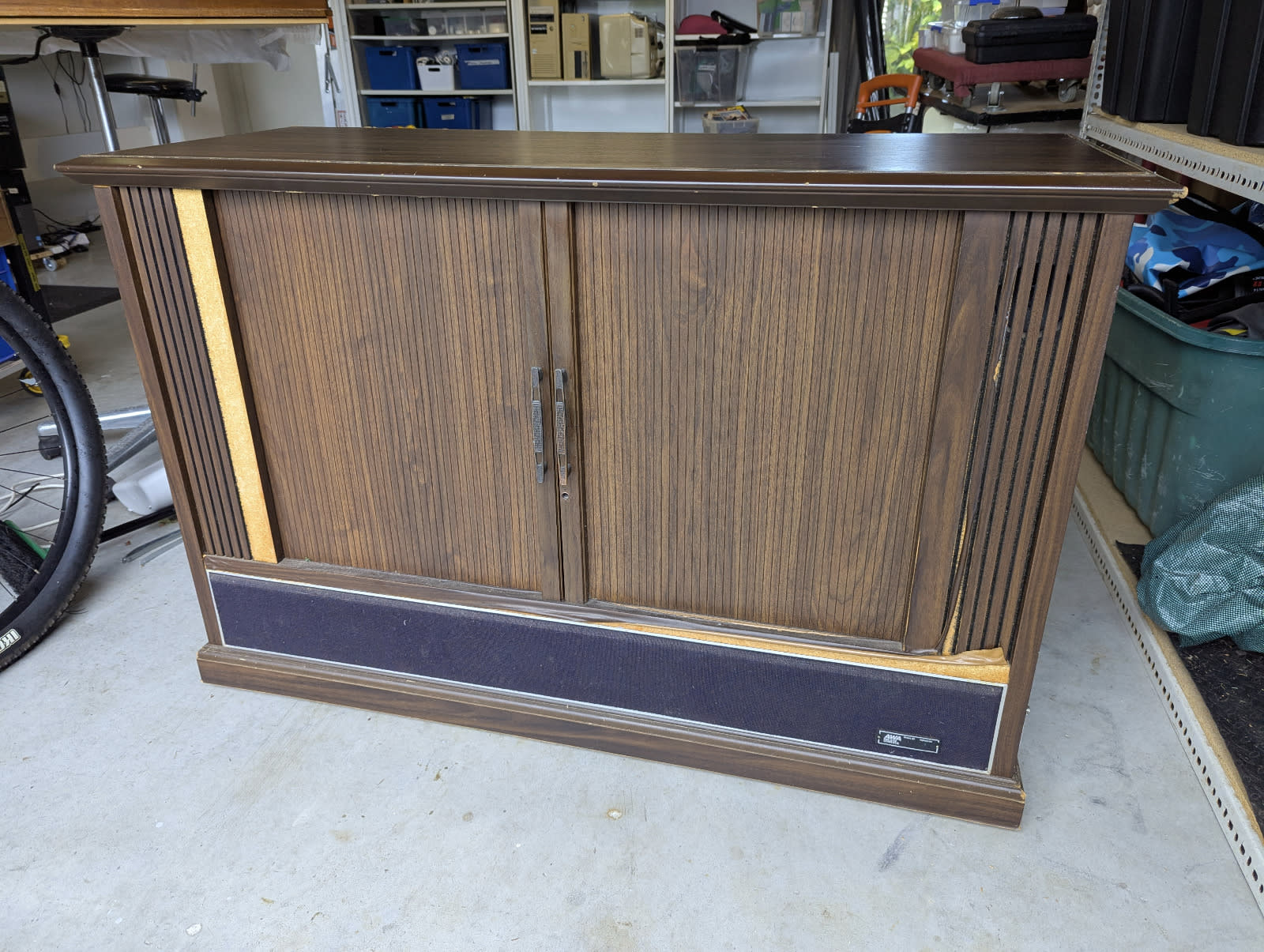 Retro Vintage 70s Woodgrain AWA TV Cabinet w/- 32in LCD arm FREE ...