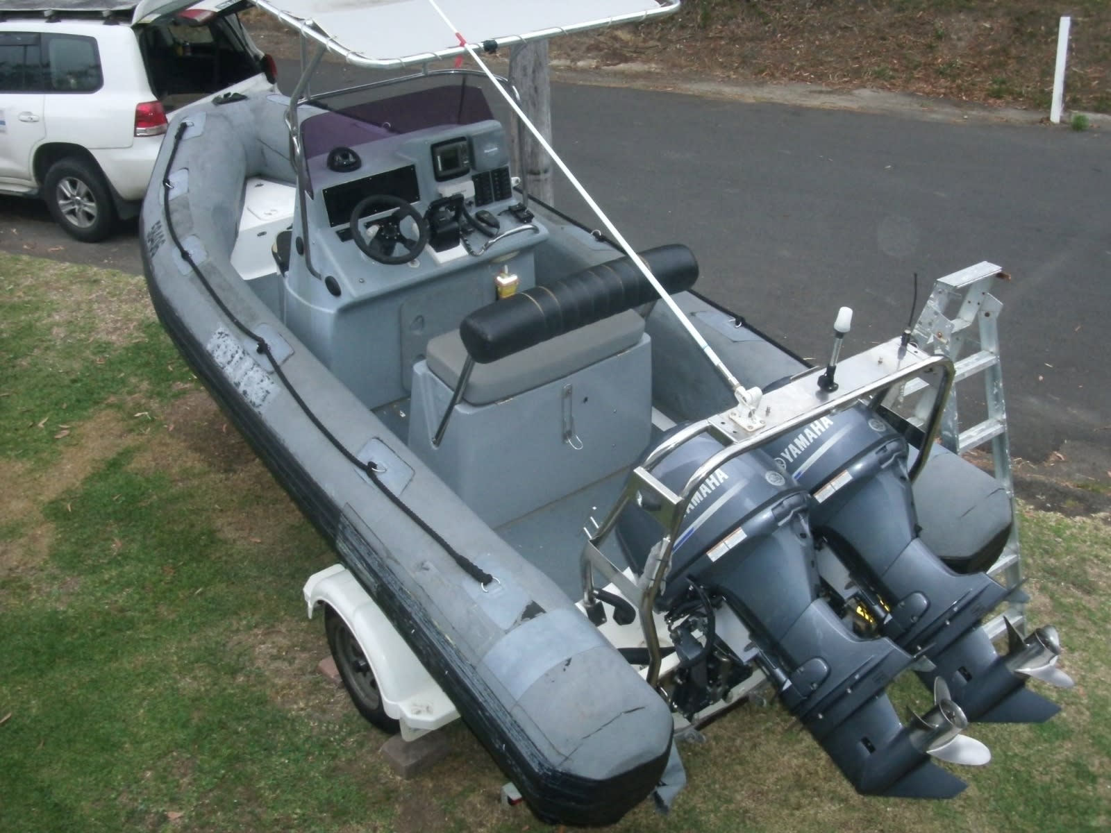 SPEED BOAT 5.5M POLICE PURSUIT IN SURVEY 2D 2E AMSA CERT 2024 O/B