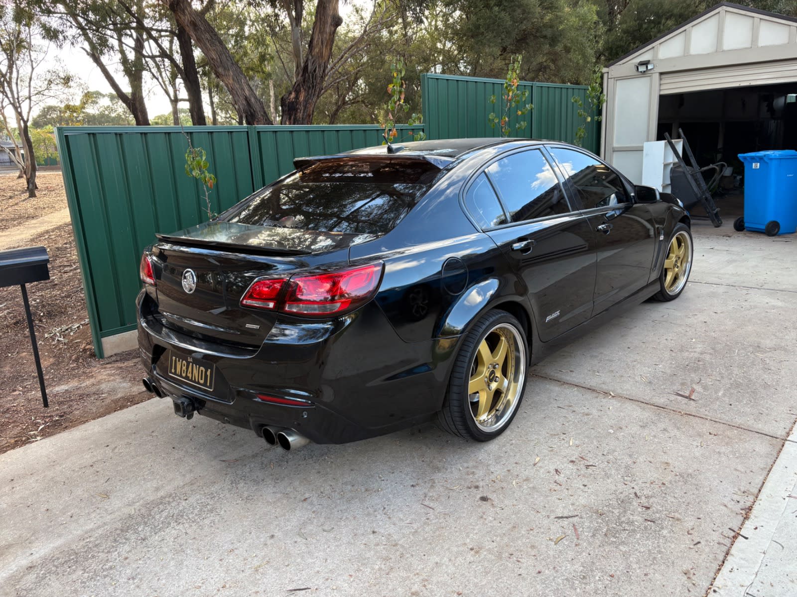 2016 HOLDEN COMMODORE SV6 BLACK EDITION 6 SP AUTOMATIC 4D SEDAN