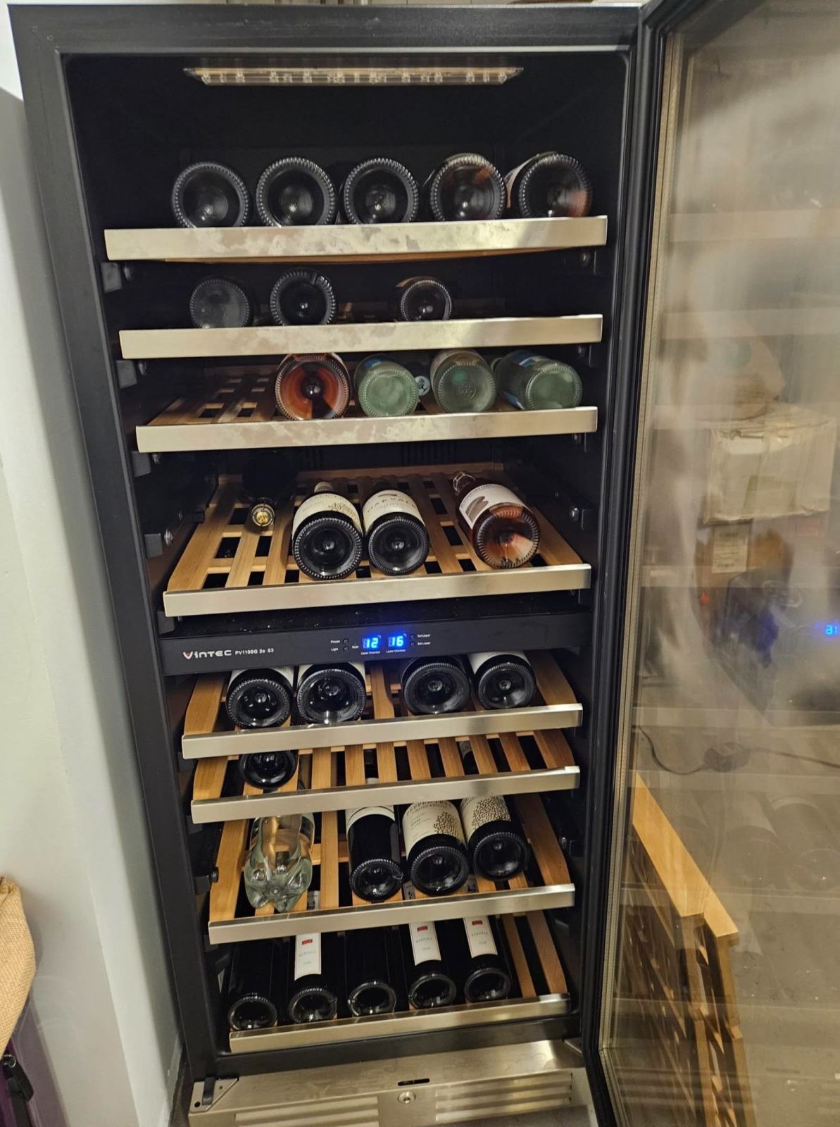 Vintec 110 bottle wine fridge Dual zone