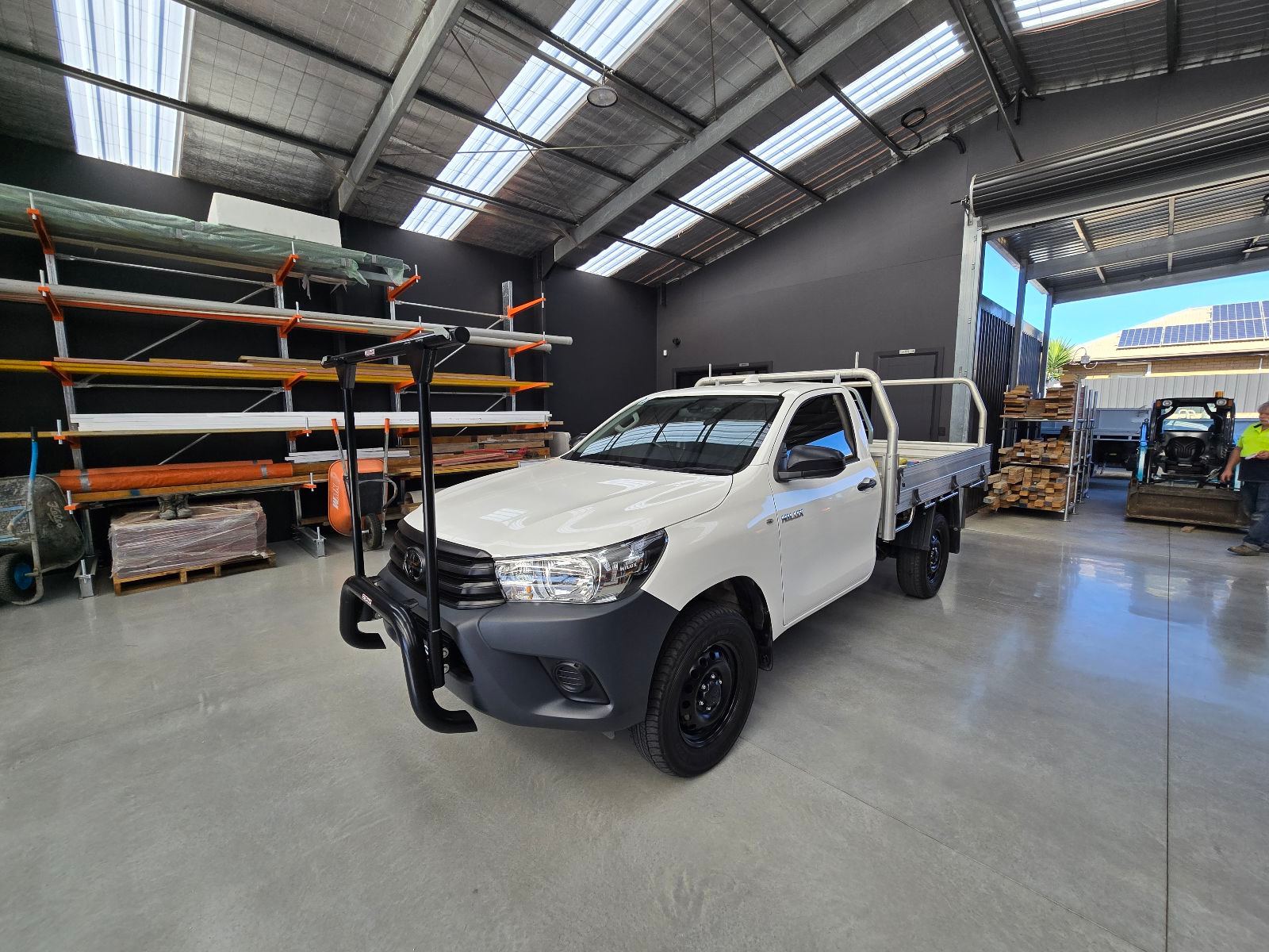 2022 TOYOTA HILUX WORKMATE HI-RIDER (4x2) 6 SP MANUAL C/CHAS | Cars ...