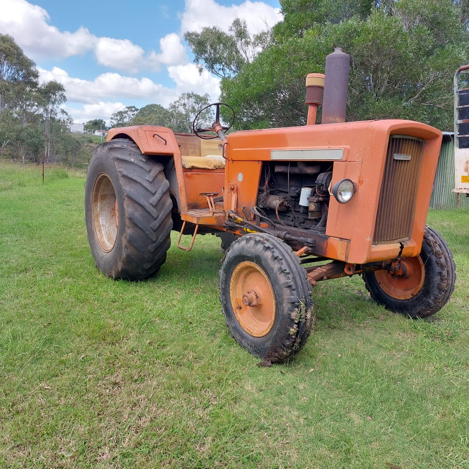 CHAMBERLAIN 306 TRACTOR | Farming Vehicles | Gumtree Australia ...