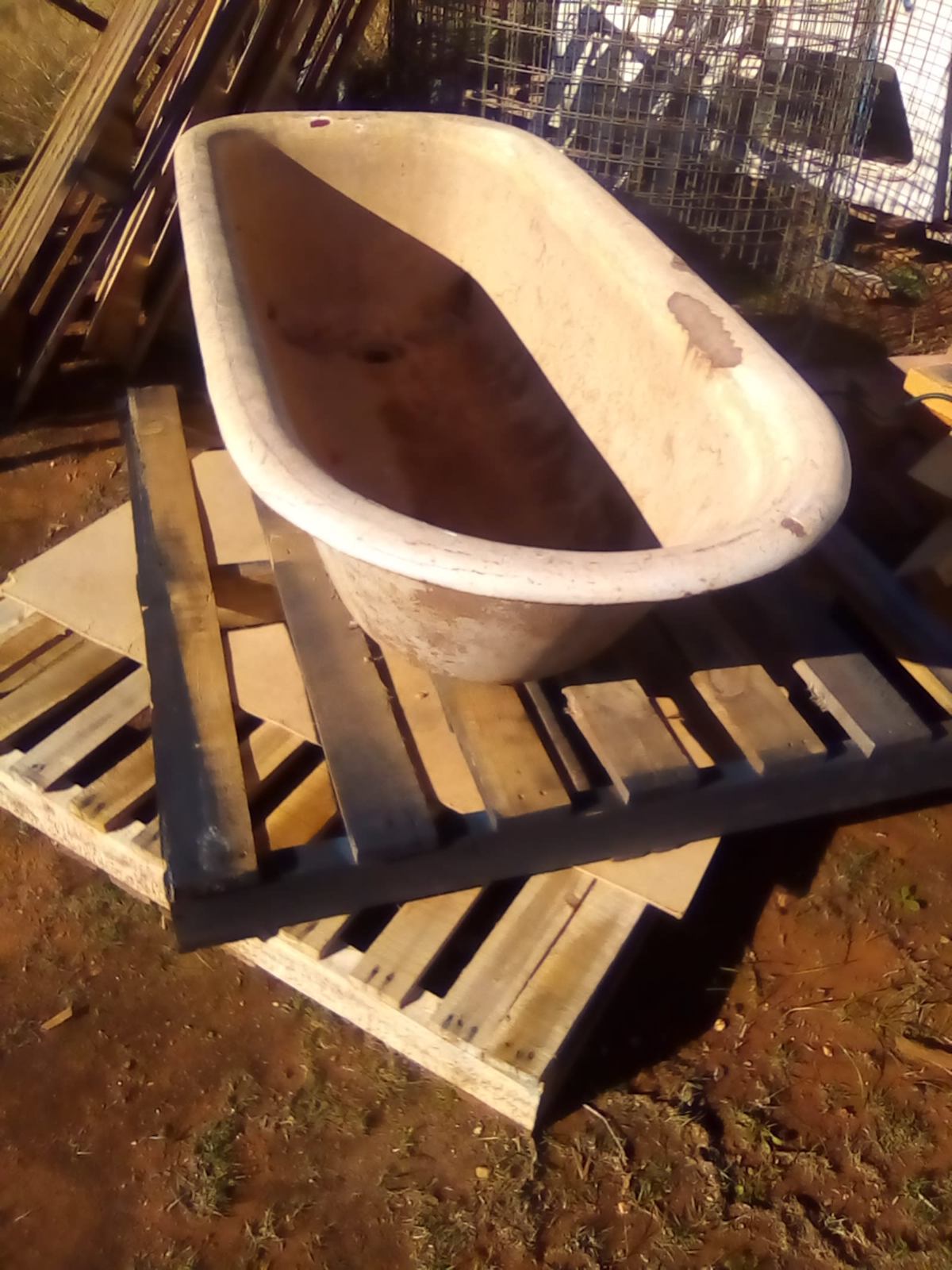 VINTAGE CAST IRON BATH - Miscellaneous Goods in Forbes NSW | Gumtree ...