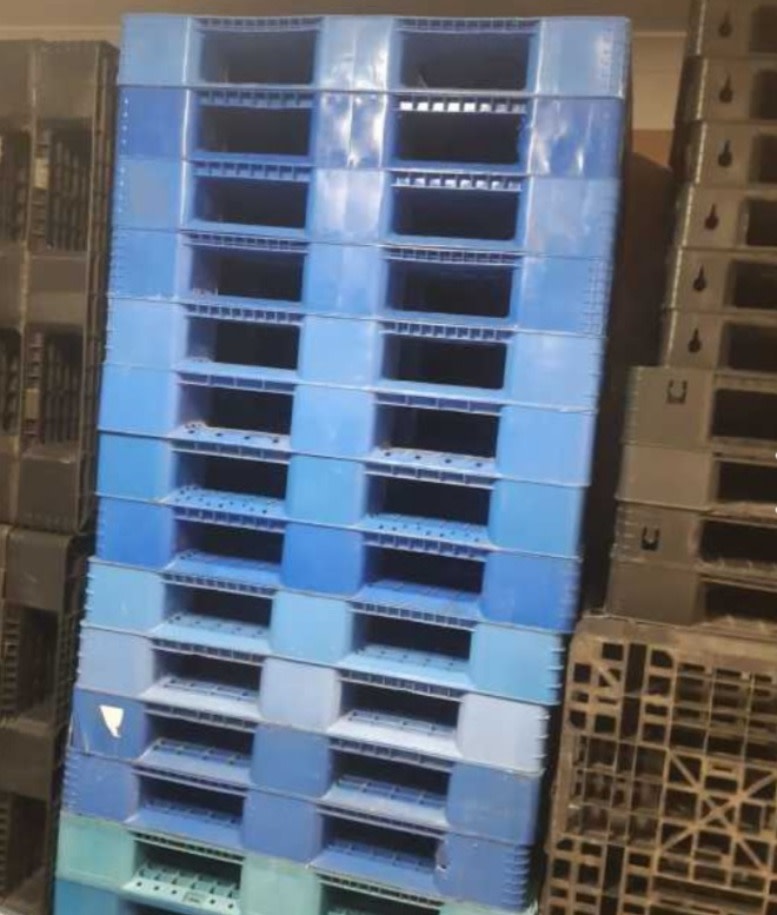PLASTIC PALLETS - Miscellaneous Goods in Griffin QLD | Gumtree Australia