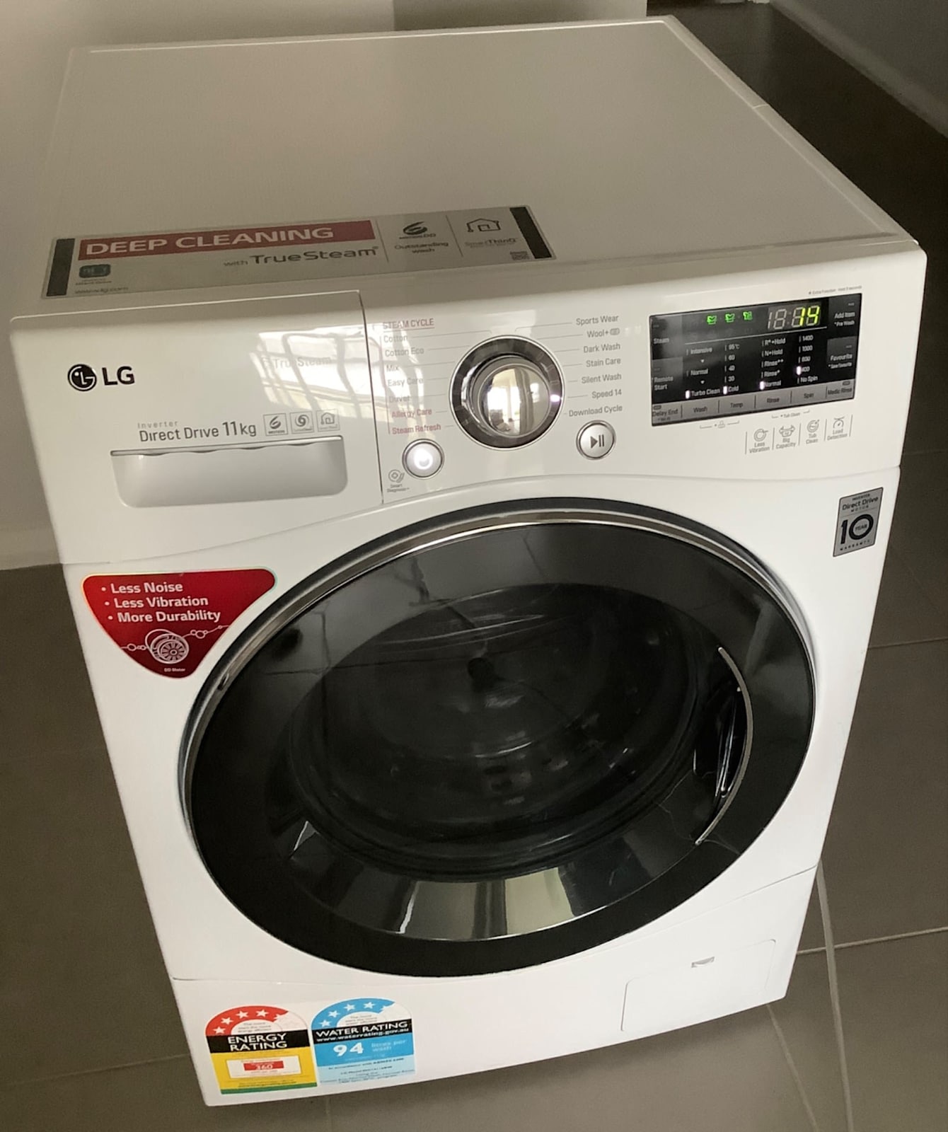 Washing Machine LG front load 11 kg Excellent Working Looks New ...