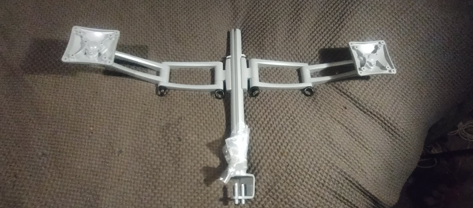 Monitor dual desktop Mount with articulated arms and mounting hardware ...