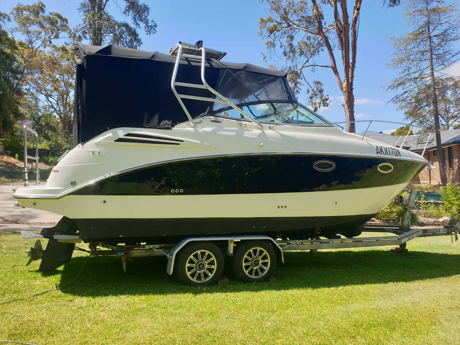 boat.maxum 2600SE cruiser on trailer | Motorboats & Powerboats ...