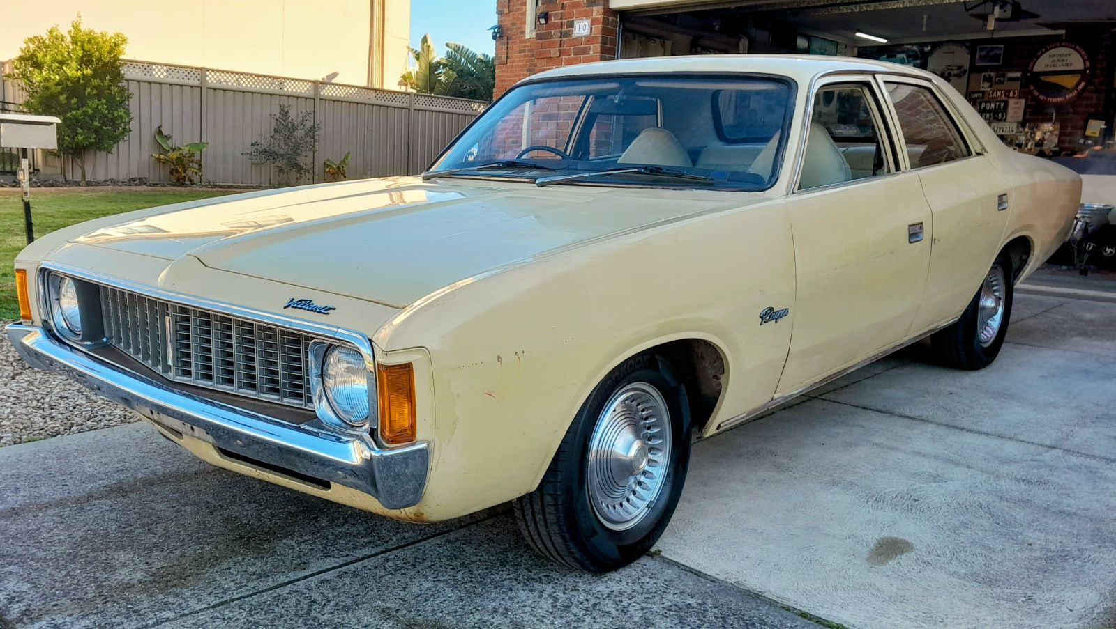 1973 CHRYSLER VALIANT RANGER 3 SP AUTOMATIC 4D SEDAN VJ | Cars, Vans ...