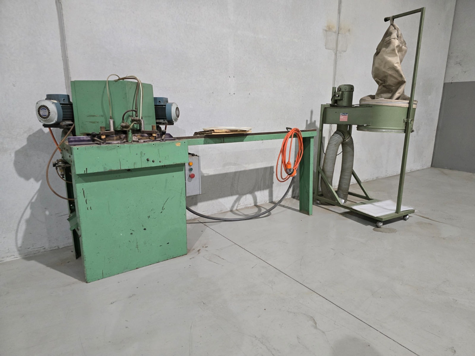 Double Overhead Mitre Saw - USA made - Power Tools in Carrum Downs VIC ...