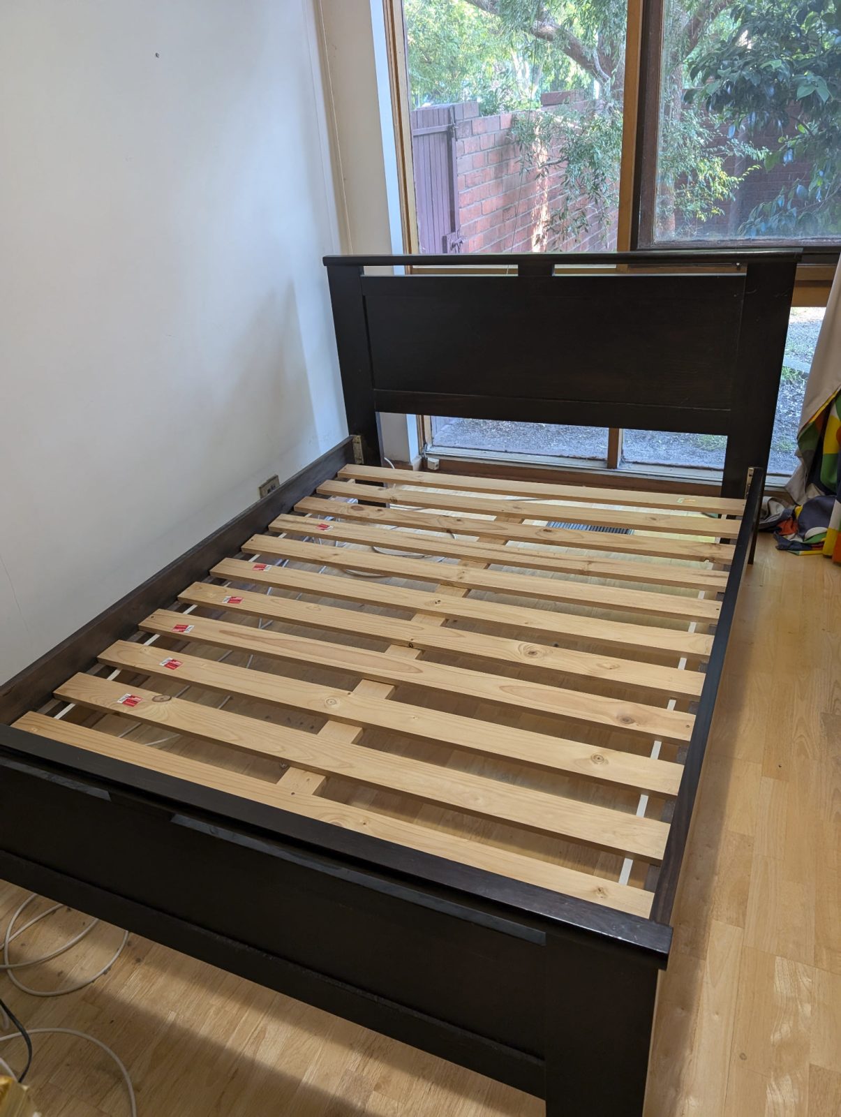 Gumtree queen bed frame store