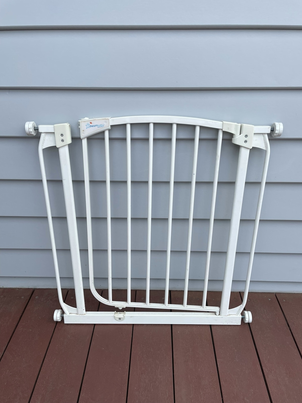 Dreambaby Chelsea Baby Safety Gate, in a White colour model F160/F190 ...