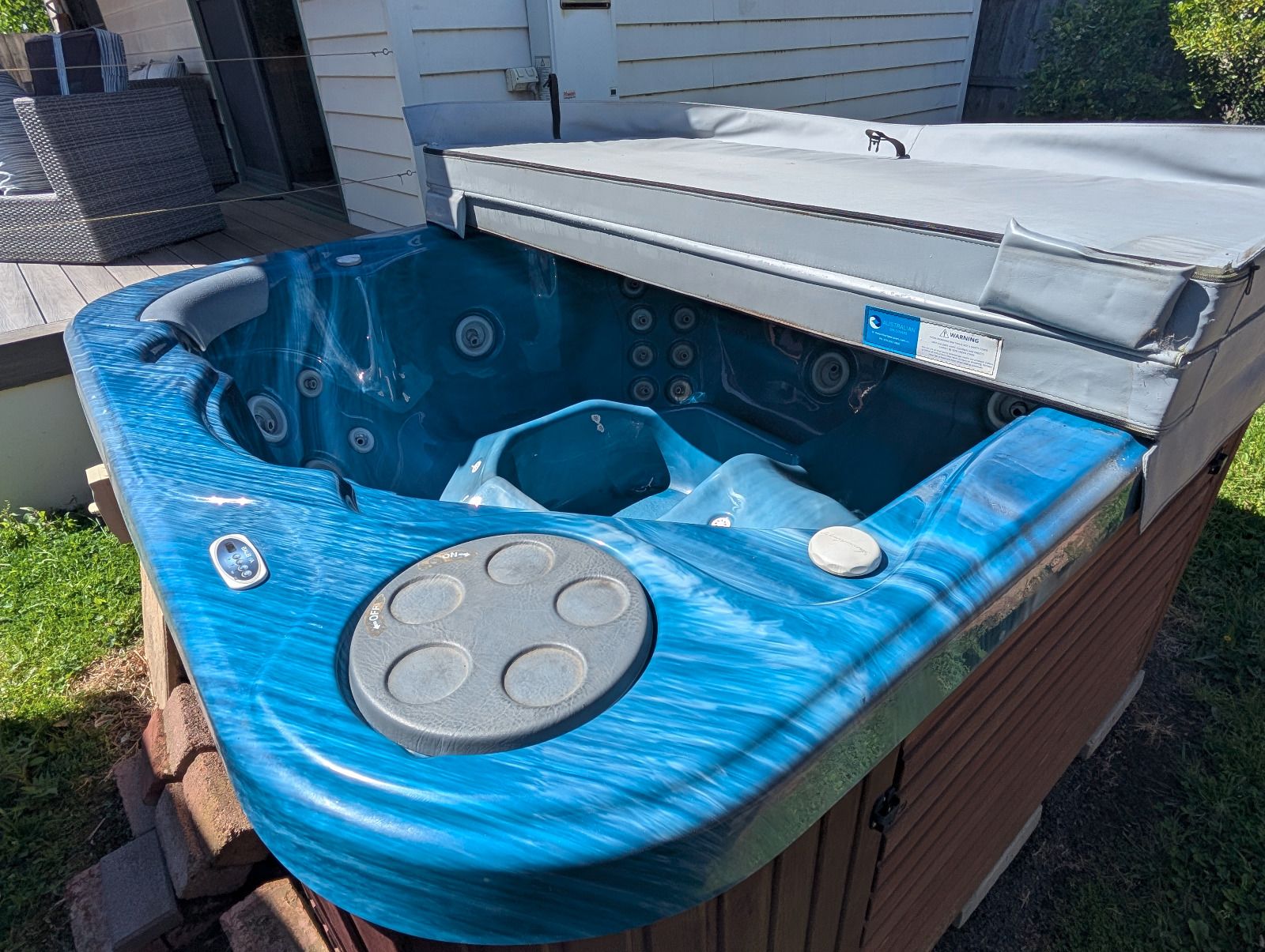 Spa Pool with instant hot gas heater - Pool in Newport VIC | Gumtree ...