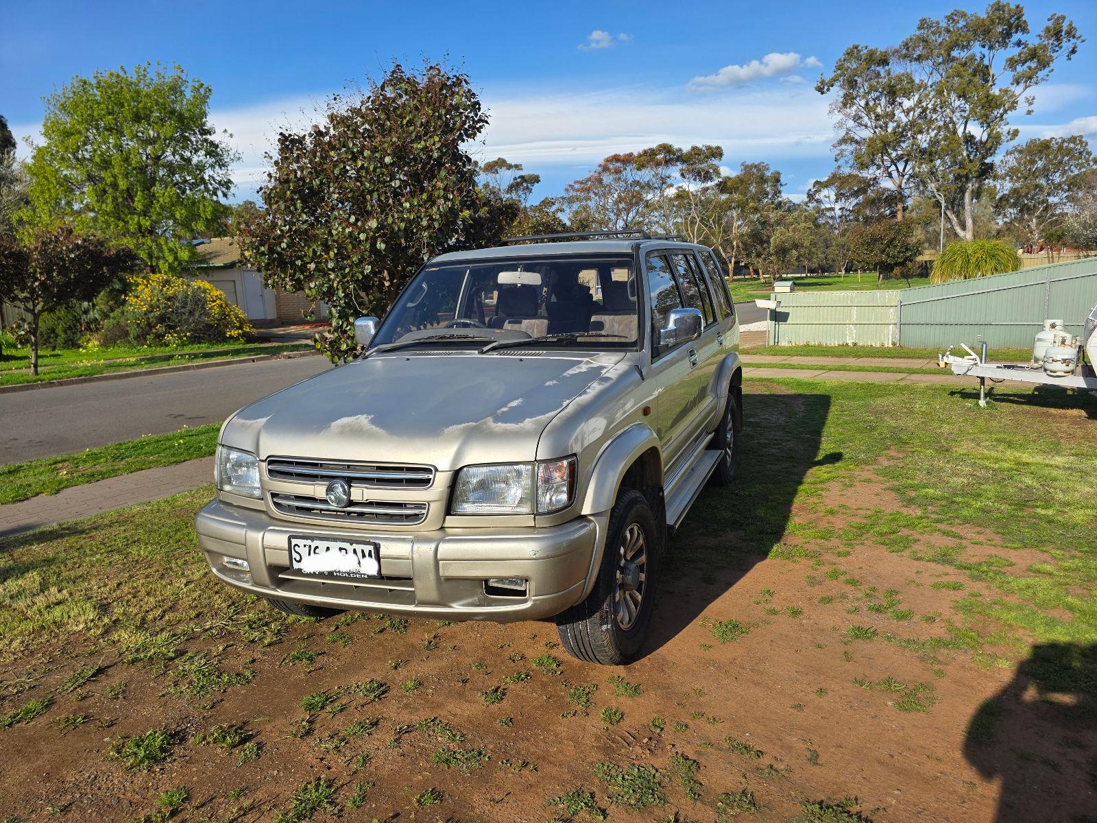2002 HOLDEN JACKAROO MONTEREY (4x4) 4 SP AUTOMATIC 4x4 4D WAGON, 7 sea ...