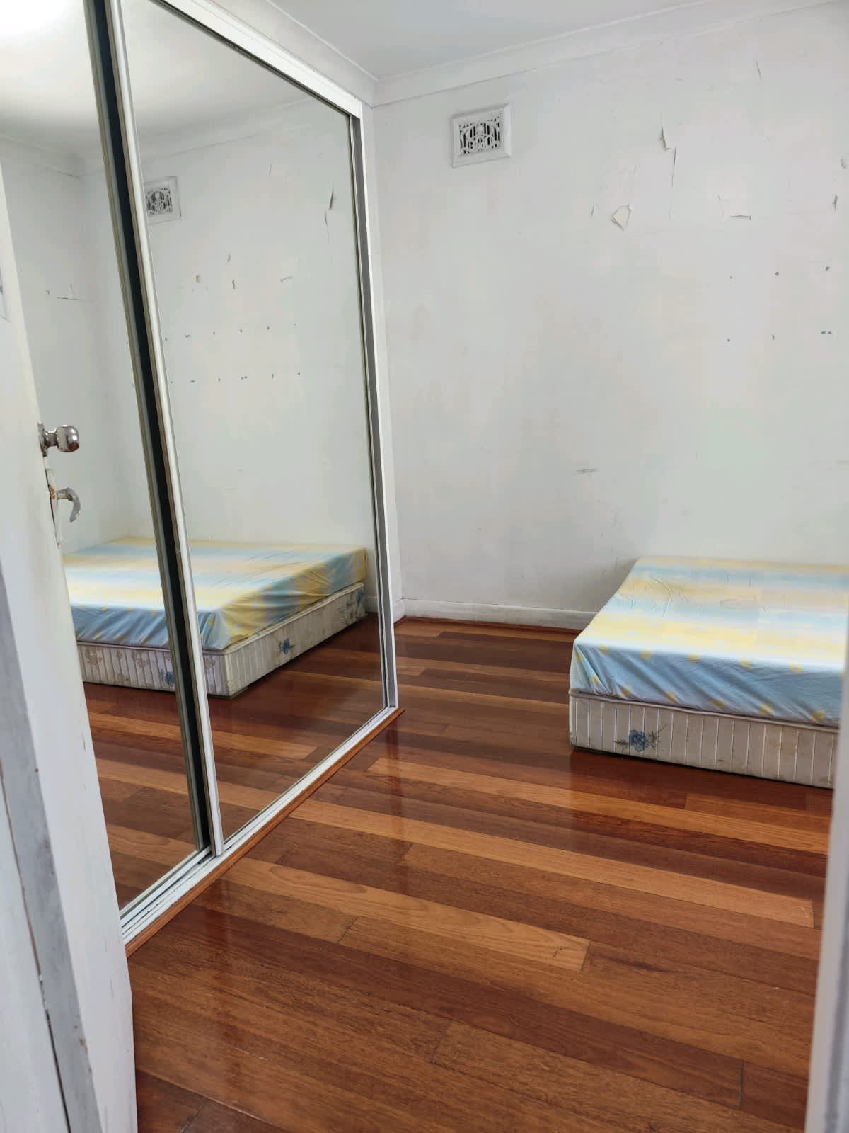 ryde one big room for rent $250 - Share House & Flatshare | Gumtree ...