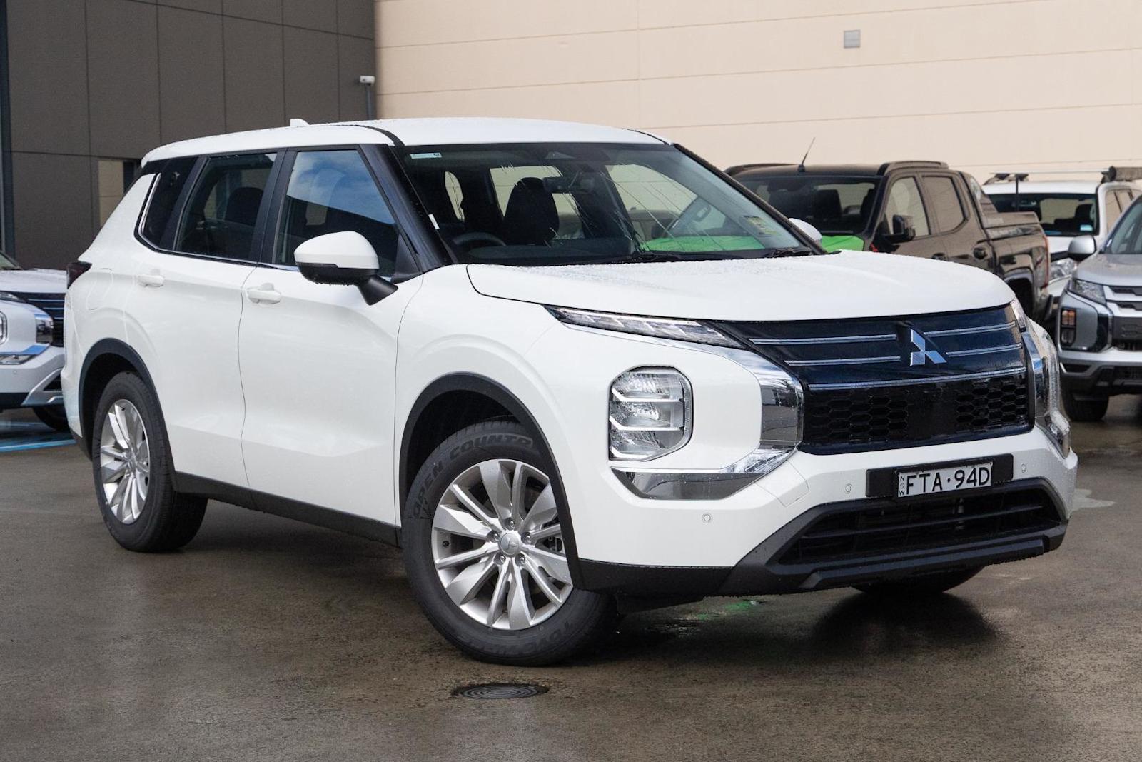 2025 Mitsubishi Outlander ES ZM Auto AWD MY25 | Cars, Vans & Utes ...