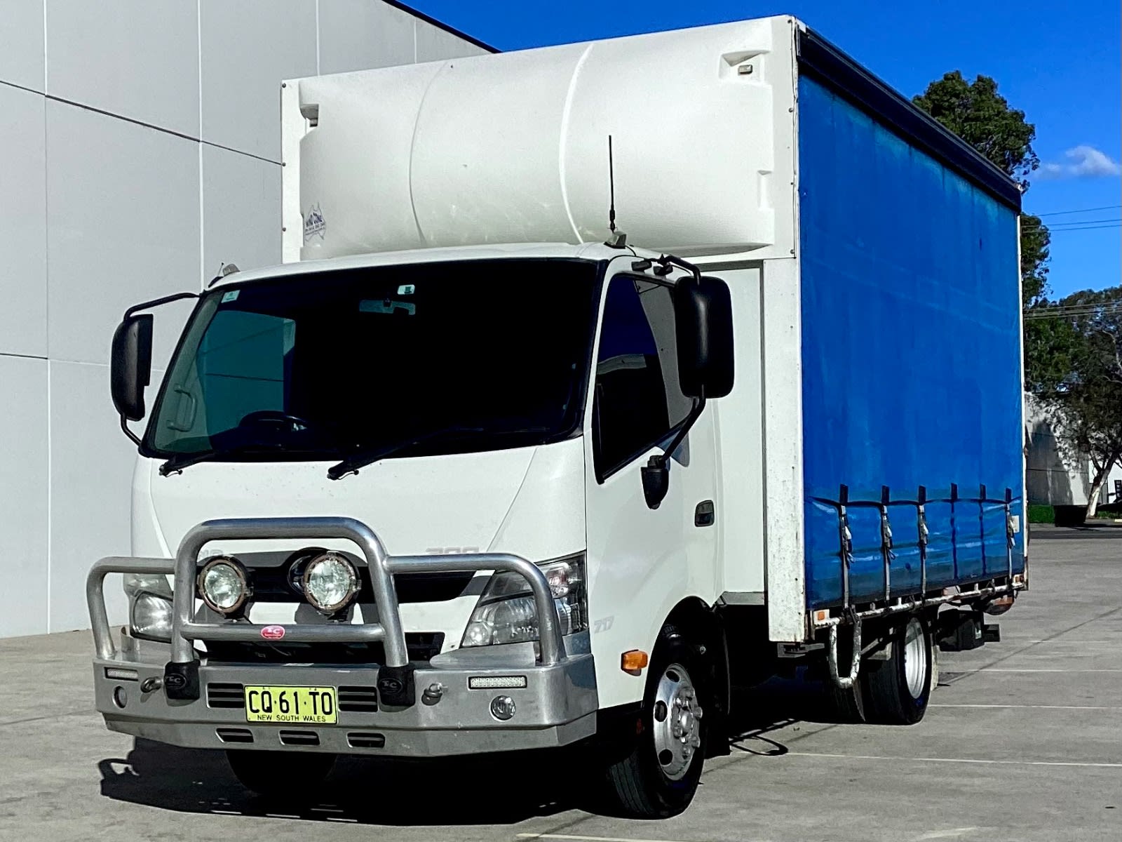 2012 HINO 300 Curtain side 14ft 4.0 Turbo Diesel Manual Tailgate Loader ...