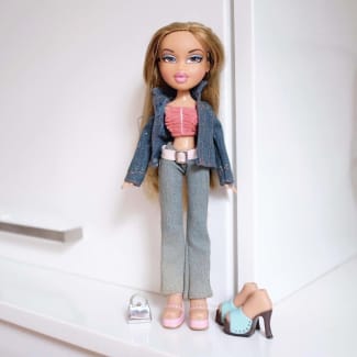 Bratz Doll Pastel Aesthetic And Fur Coat Doll Aesthetic, Bratz Doll ...