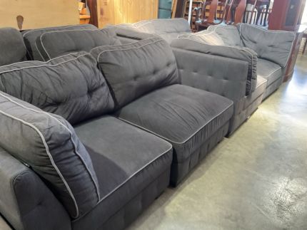 Second hand modular lounge store