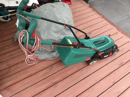 Pre owned lawn mowers store