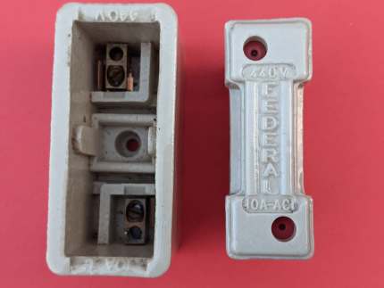 Federal fuses store